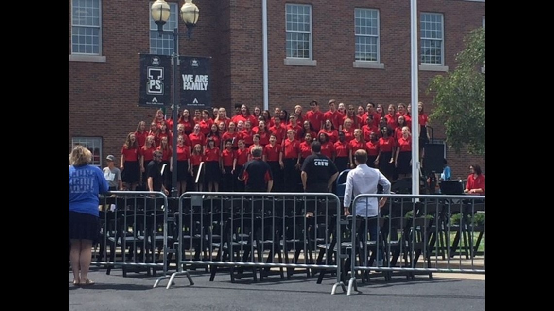 LeBron James' I PROMISE School opens in Akron | wkyc.com