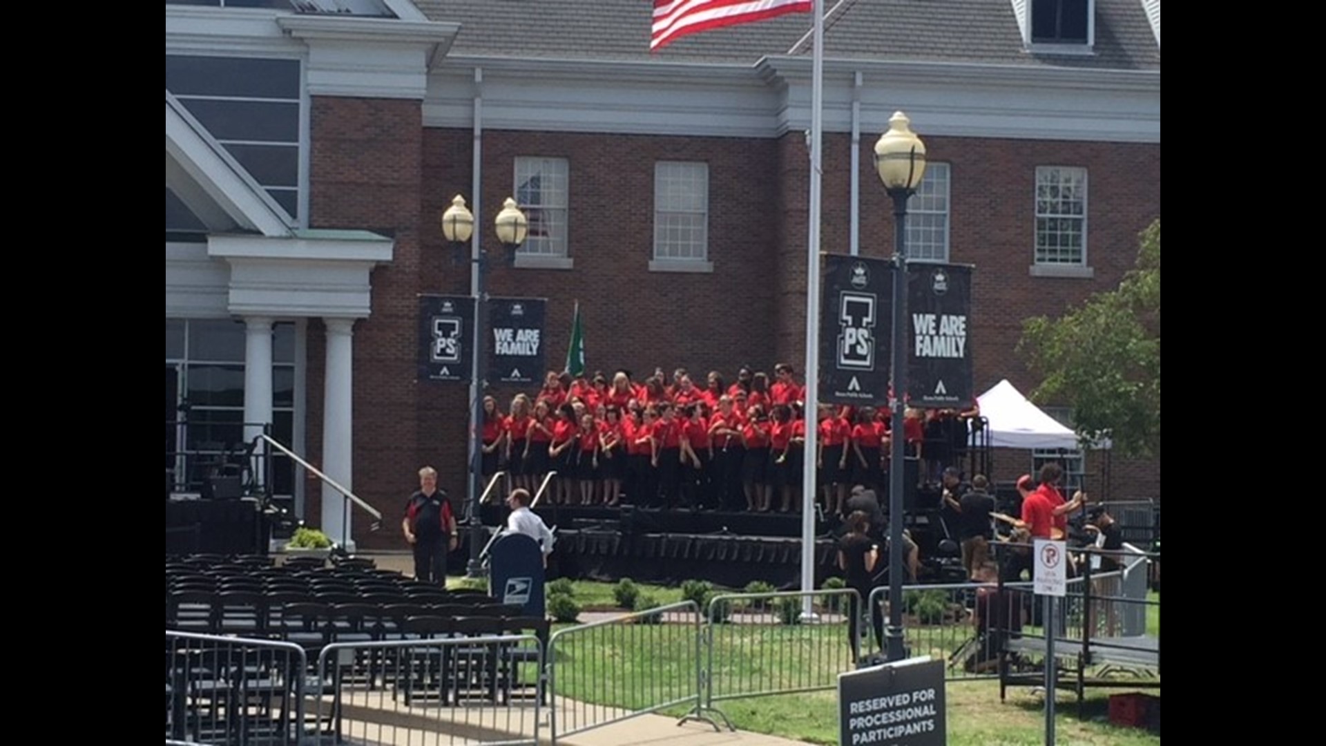 LeBron James' I PROMISE School opens in Akron | wkyc.com