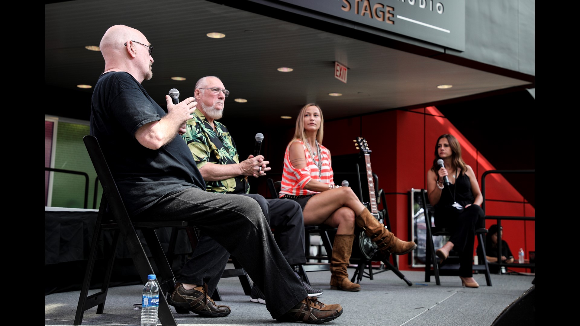 Traffic's Dave Mason and Booker T. & the M.G.'s Steve Cropper help Rock ...
