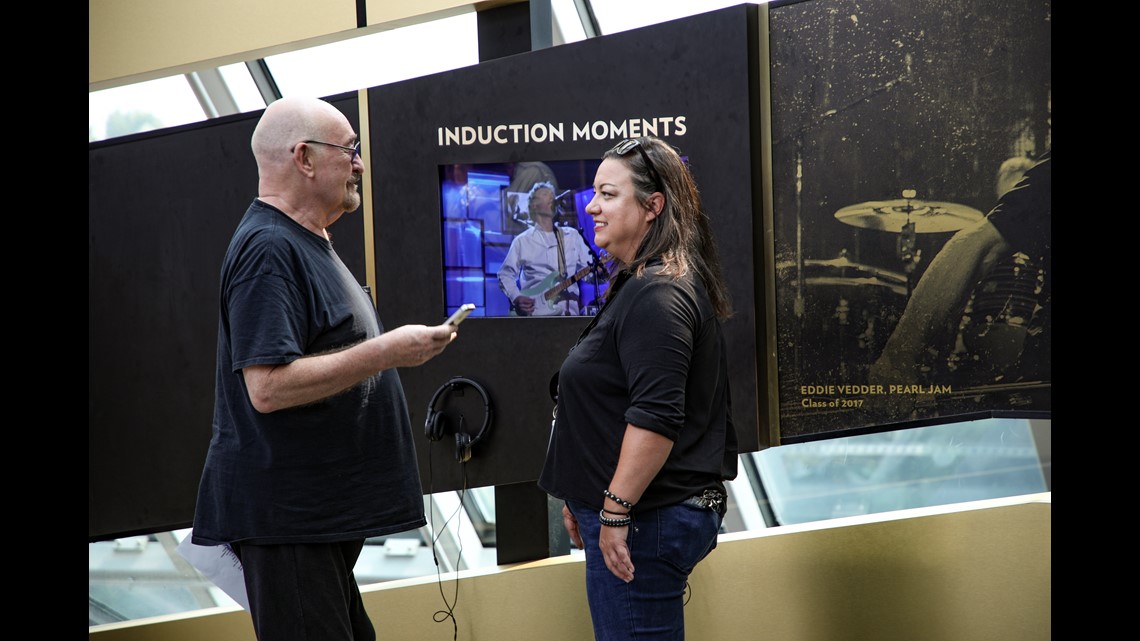 Traffic's Dave Mason and Booker T. & the M.G.'s Steve Cropper help Rock ...