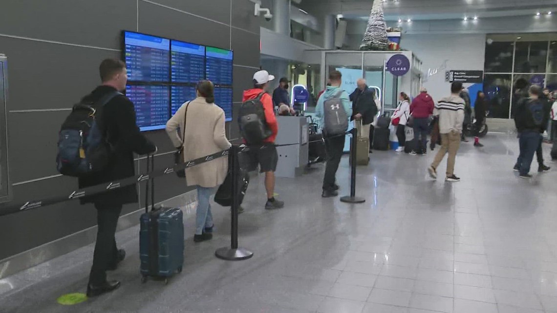 How long is the TSA line at Cleveland Hopkins Airport? | wkyc.com