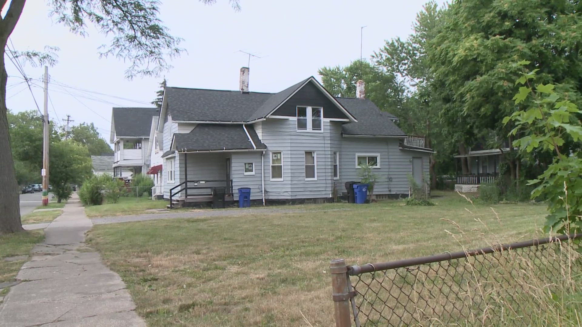 Cleveland police investigate after body found in garage on city's west ...