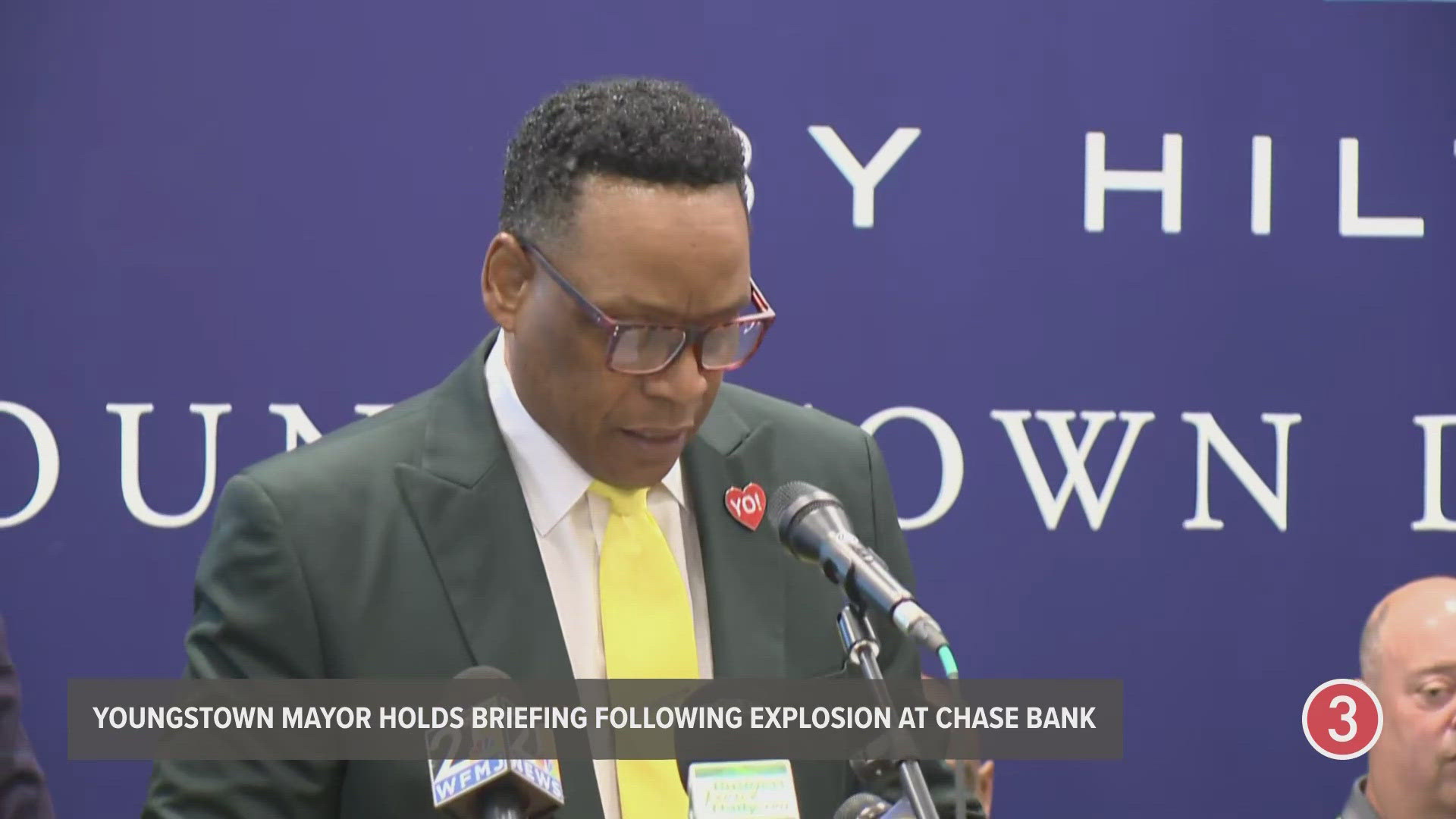 Youngstown Police Chief Carl Davis gives update on deadly Chase Bank ...