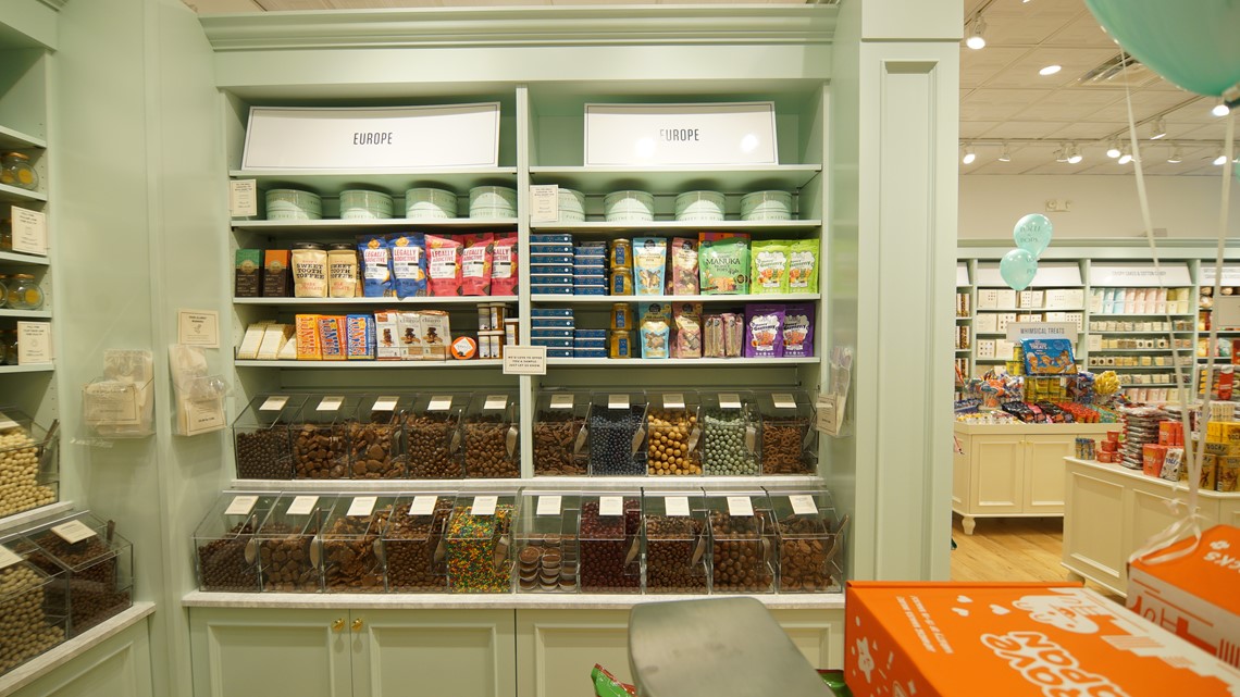 FIRST LOOK | Lolli & Pops candy store opens at Beachwood Place | wkyc.com