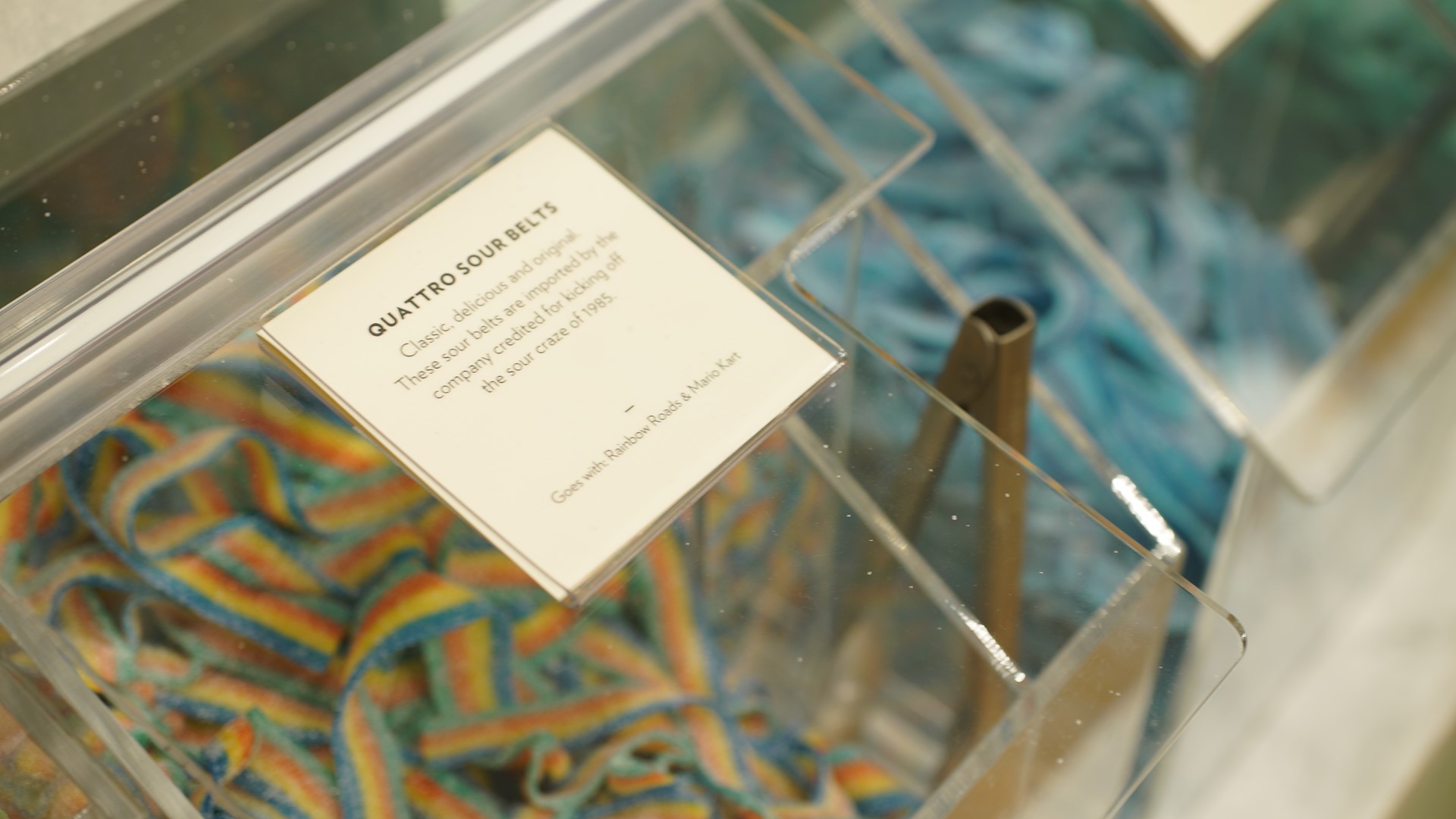 FIRST LOOK | Lolli & Pops candy shop opens at Beachwood Place | wkyc.com