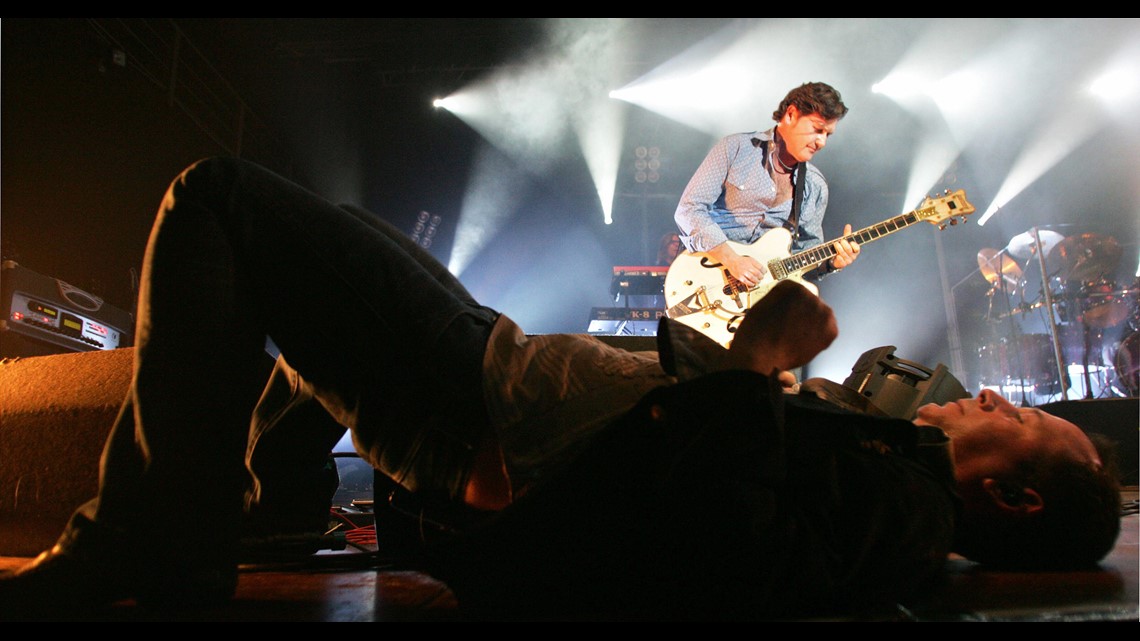 Simple Minds guitarist Charlie Burchill previews Cleveland concert and ...