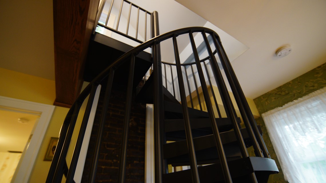 Bumpus House moves next door to 'A Christmas Story' house and you can ...