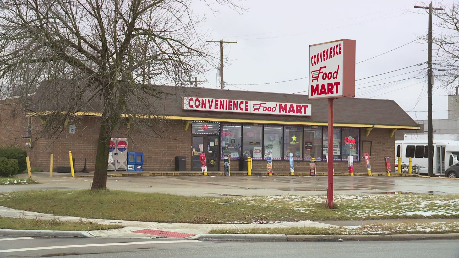 Man dead following shooting at Maple Heights store | wkyc.com