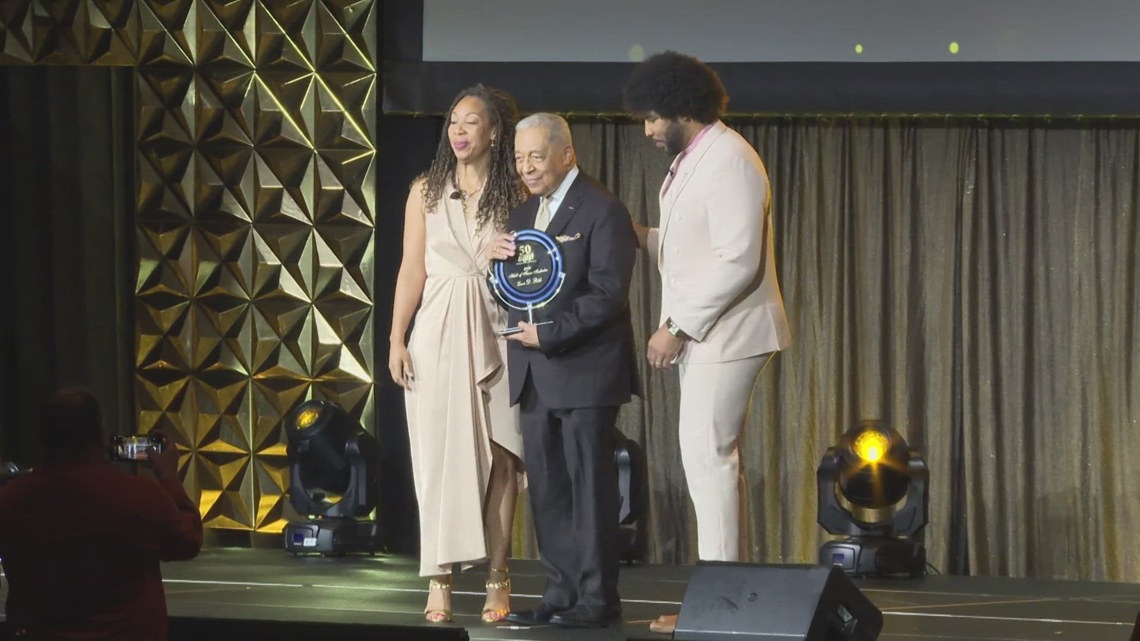NABJ inducts Leon Bibb into the Hall of Fame | wkyc.com