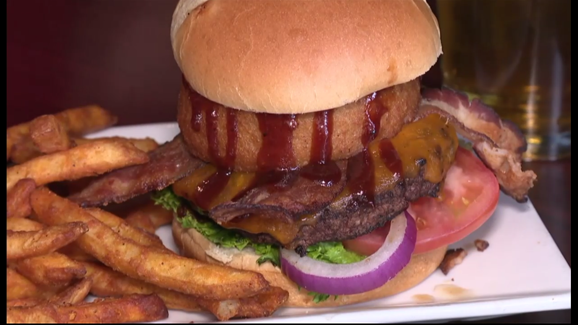 Parker Knapp, Rachel Ulloa, & Russ Mengle - Alexa Lee bar hops around ...