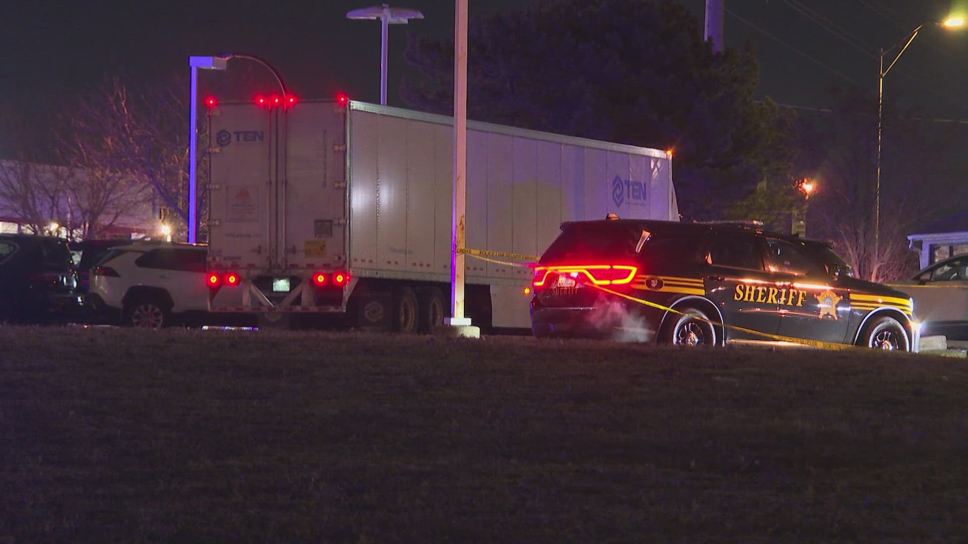 Semi-truck driver shot by police after ramming patrol cars, leading ...
