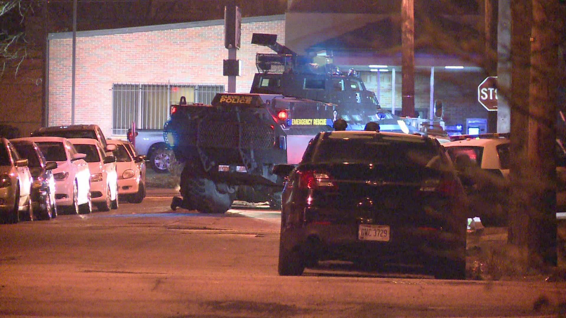 Suspects arrested, officer hurt after shots fired in Cleveland SWAT ...