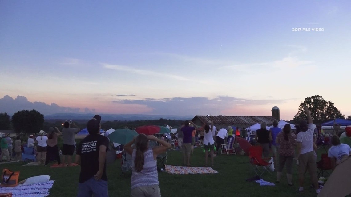 No, it's not safe to use your phone to take eclipse pictures | wkyc.com