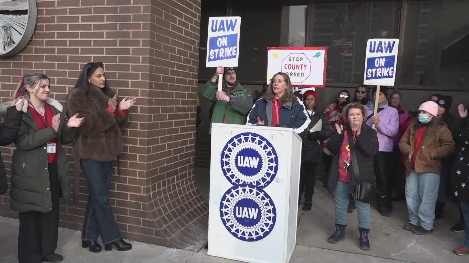 Striking Lorain County JFS workers file unfair labor practice charge as ...