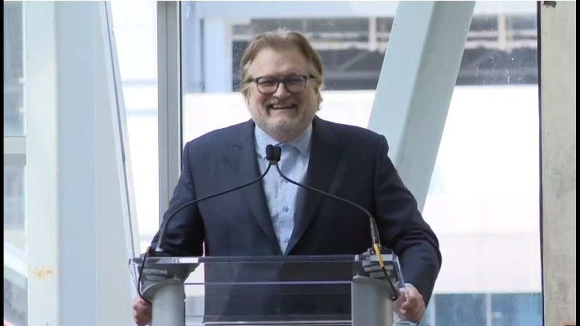 Drew Carey discusses time in Marines during visit to Cleveland | wkyc.com