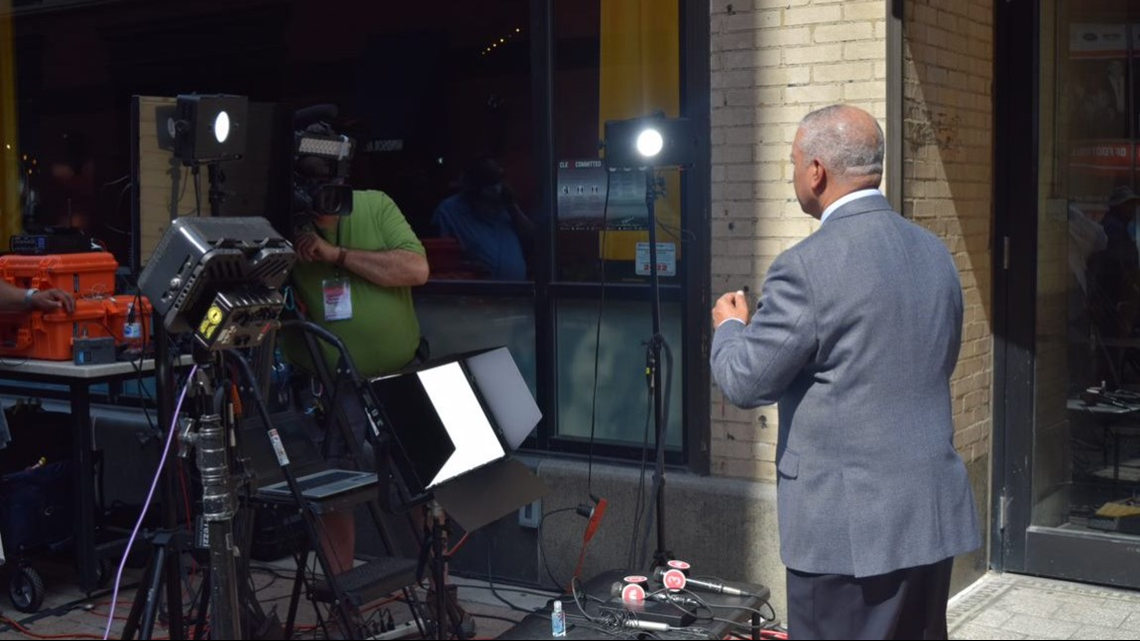 Lester Holt brings NBC Nightly News to Cleveland | wkyc.com