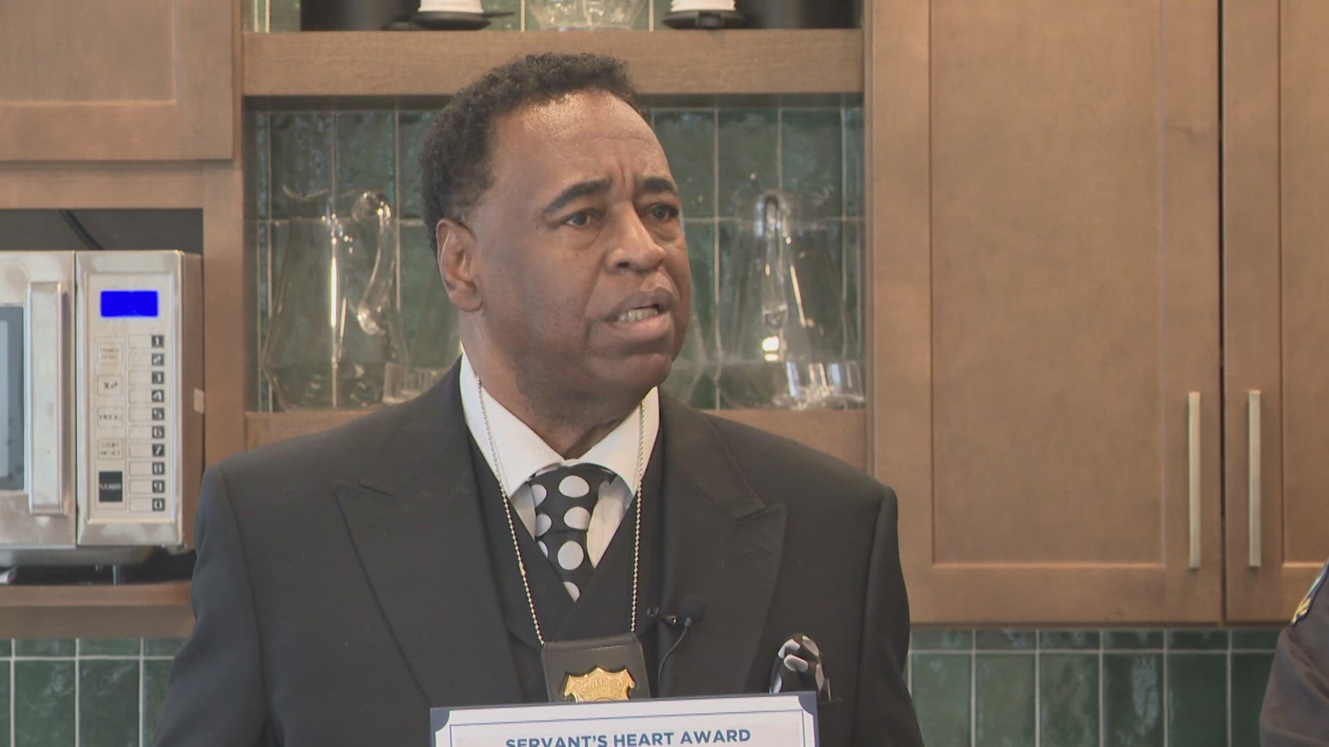University Circle police chaplain honored with 'Servant's Heart' award ...