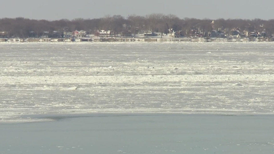 Sandusky crews battle heavy ice blocking intake pipes at water plant ...