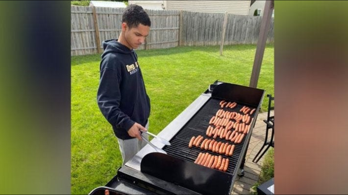 Teen makes hundreds of meals for Columbus Police during protests | wkyc.com