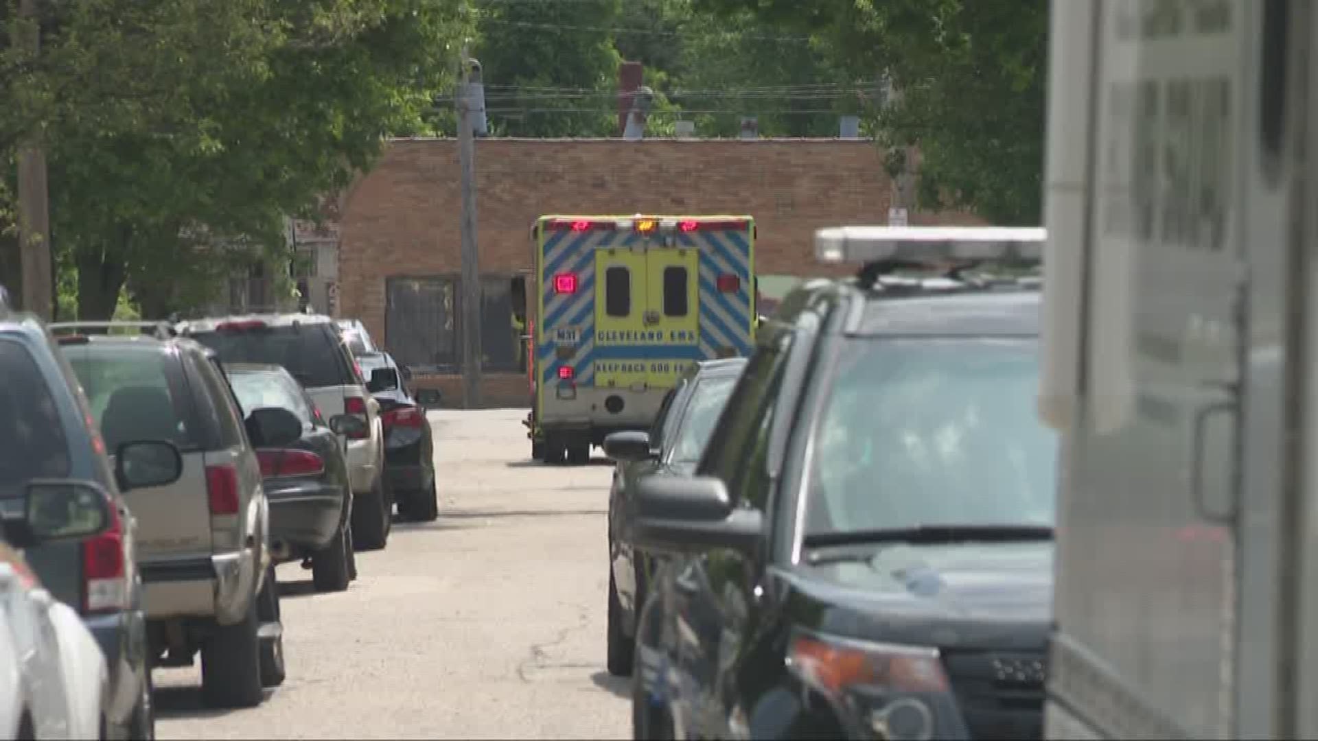 Cleveland bomb squad responds to suspected meth lab on east side | wkyc.com