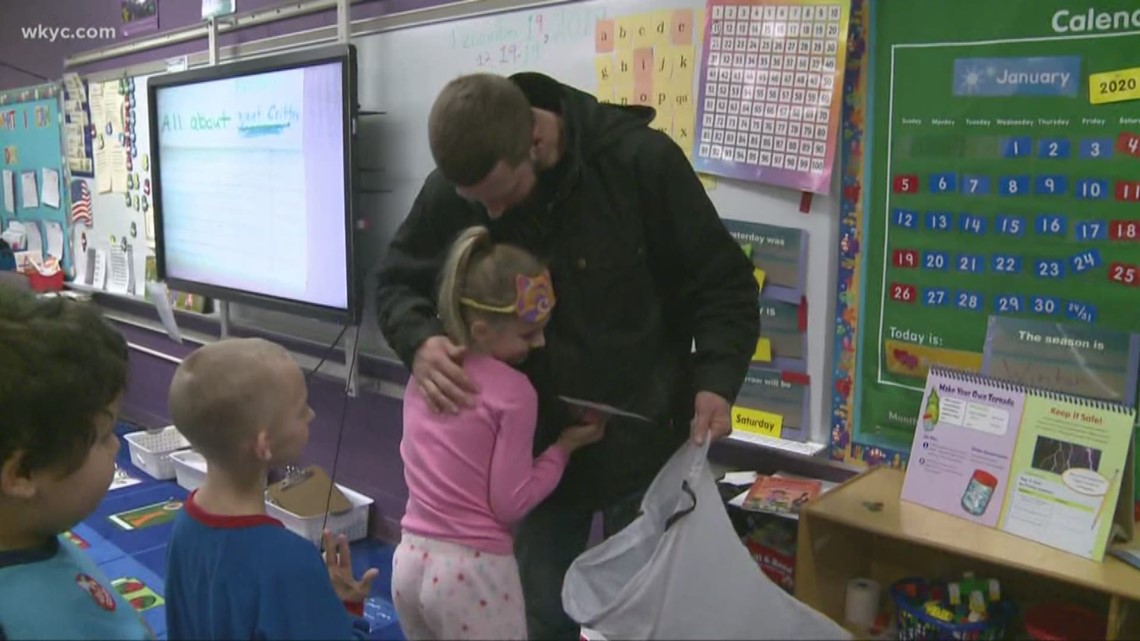 Cleveland teacher makes sure every student gets Christmas gift | wkyc.com