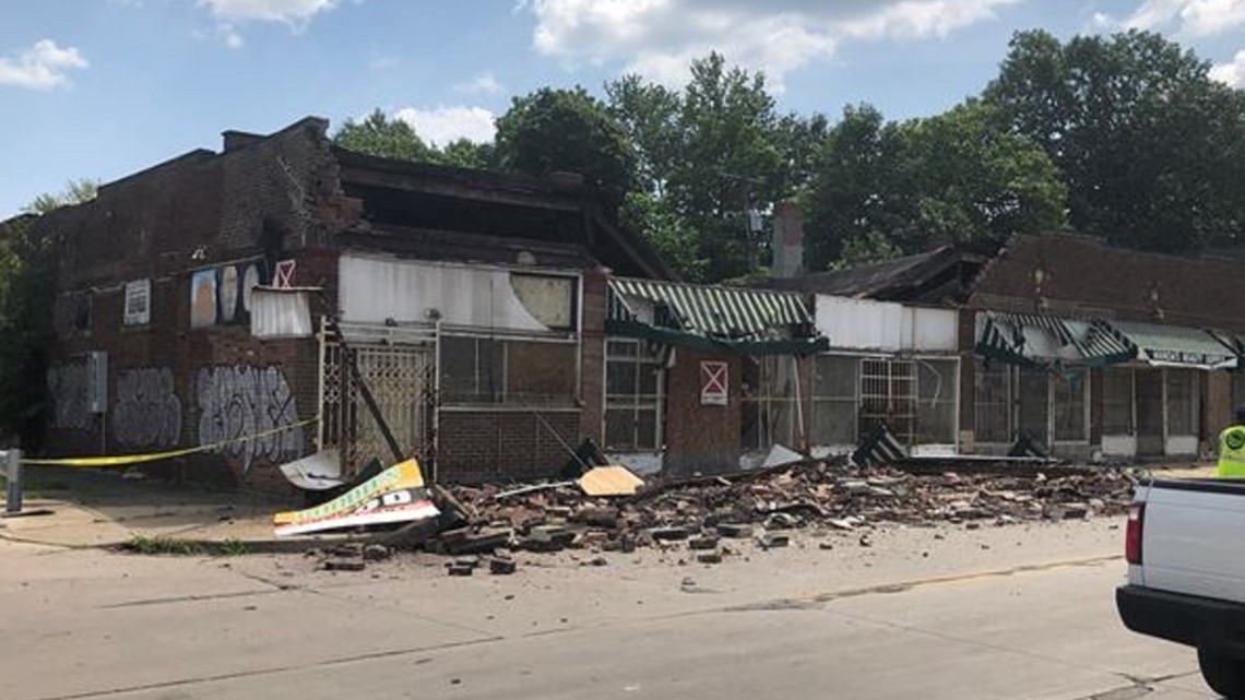 Roof collapse causes road closures in Cleveland | wkyc.com