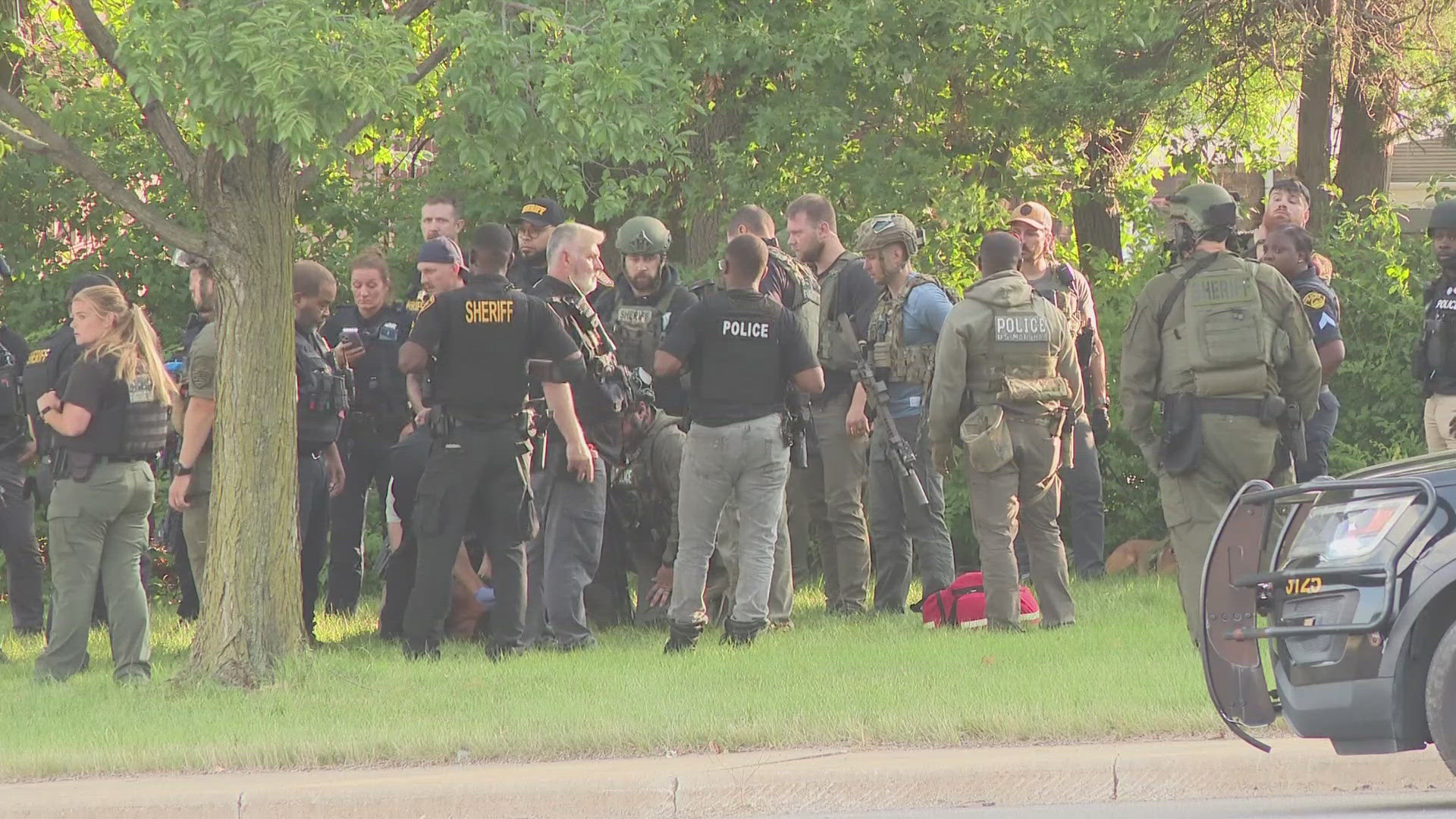 Suspect arrested after 2 East Cleveland officers wounded, 2 others ...