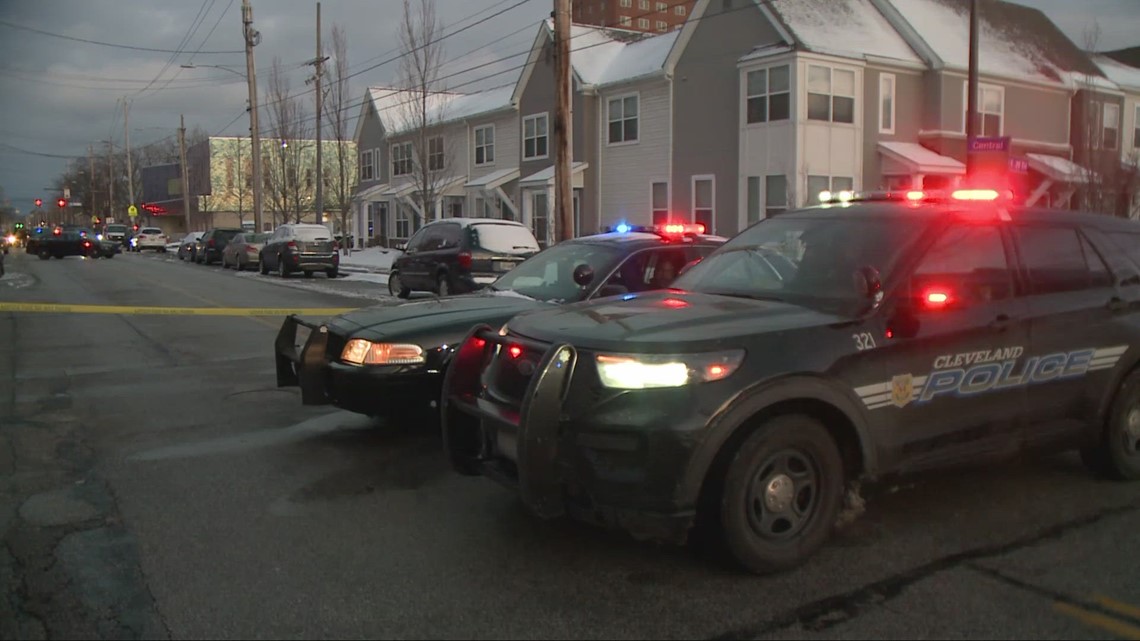 The moments surrounding the shooting of Cleveland detective | wkyc.com