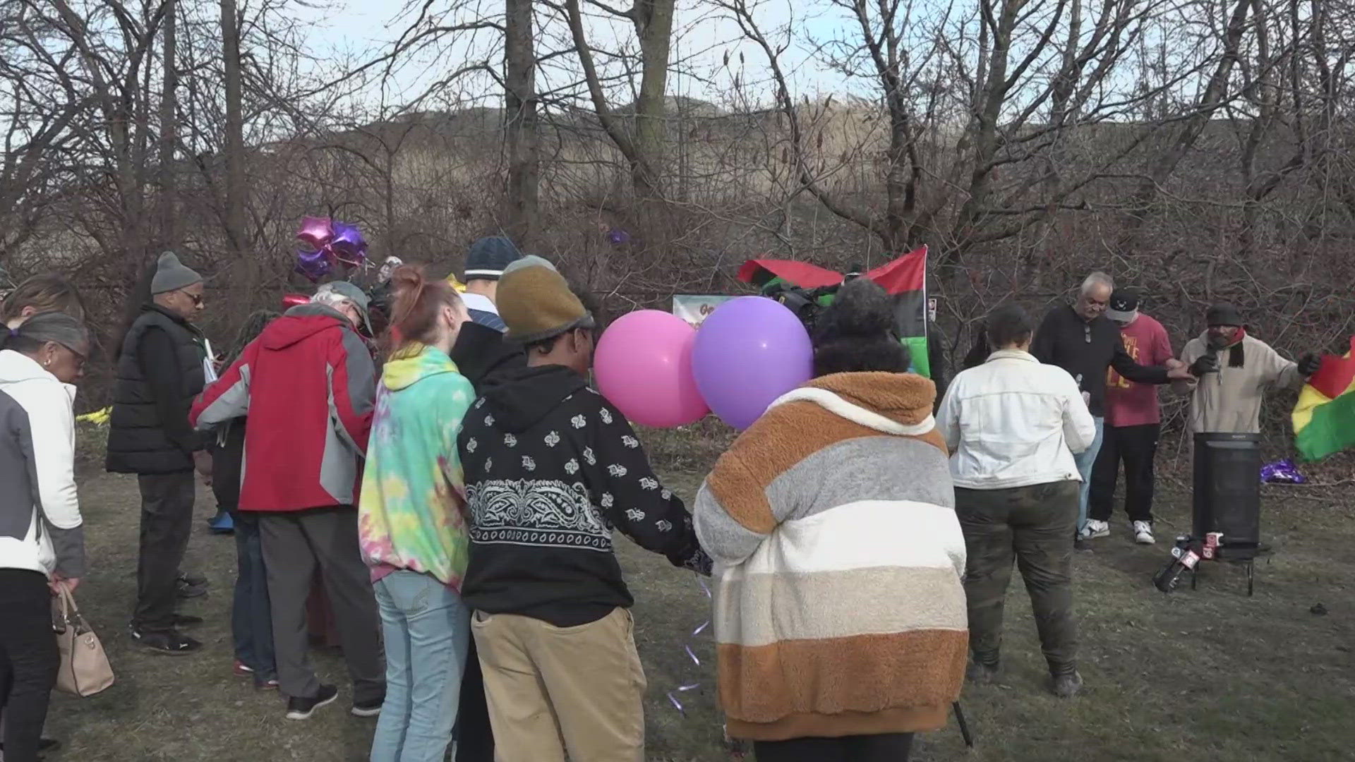 Community holds vigil for 2 girls found dead in suitcases in Cleveland ...