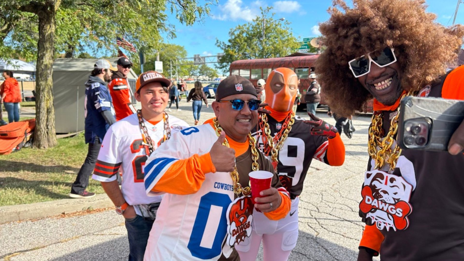 Cleveland Browns fans gather in Muni Lot to tailgate for opener | wkyc.com