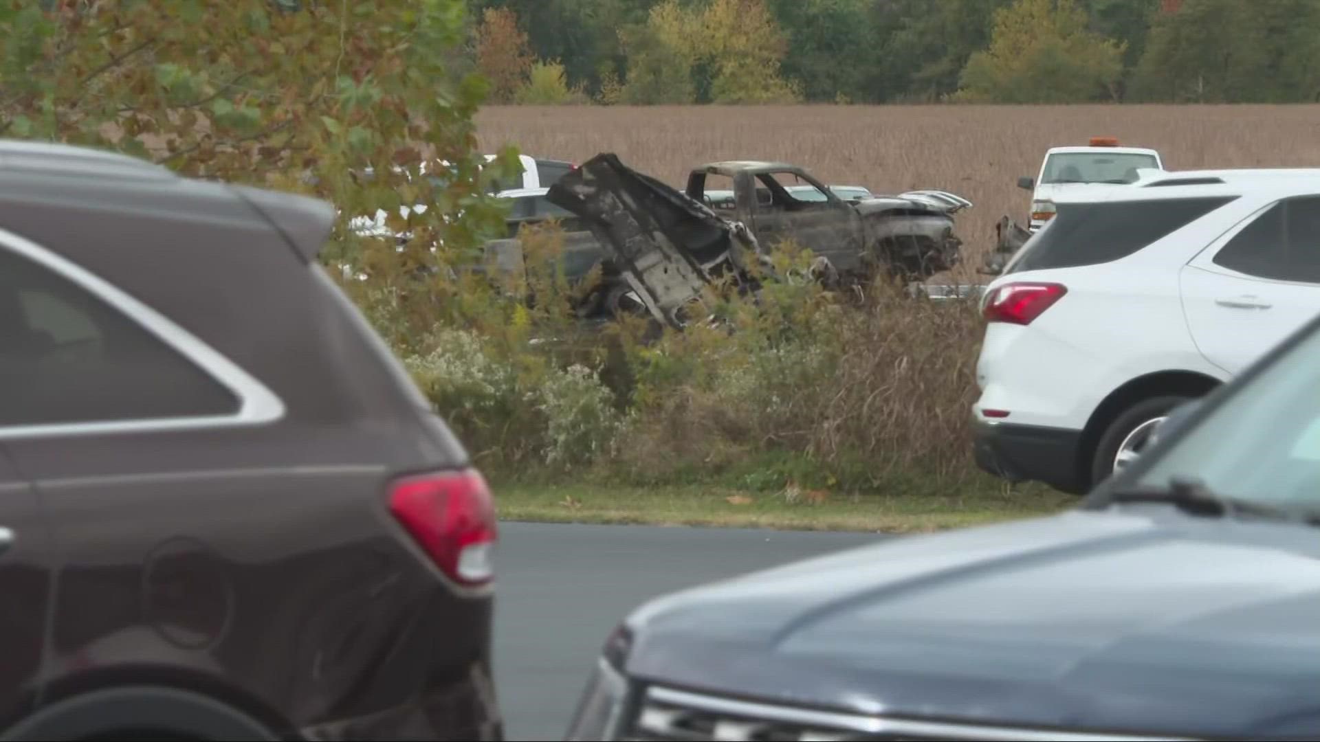 2 killed after plane crashes into Southeast Ohio car dealership parking ...