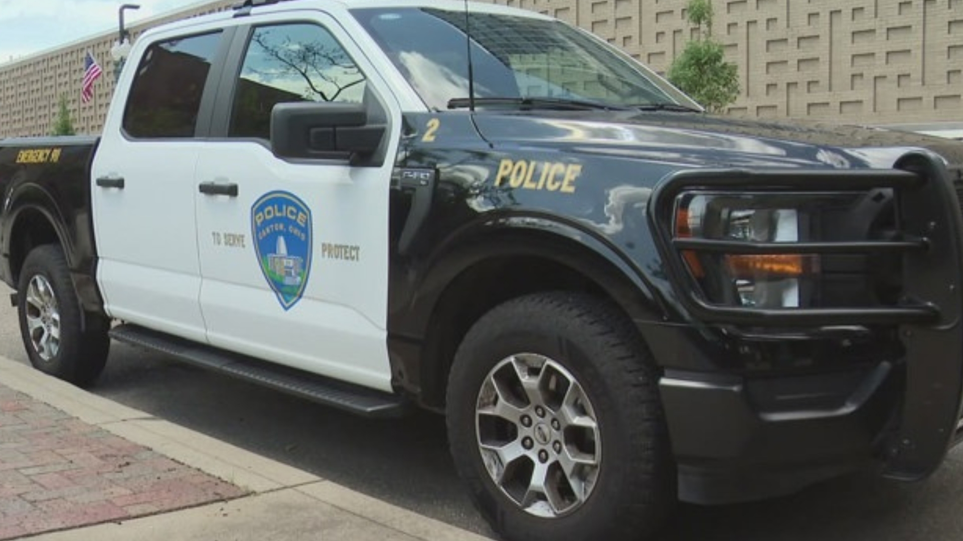 Man killed, suspect wanted after shooting in Canton apartment | wkyc.com