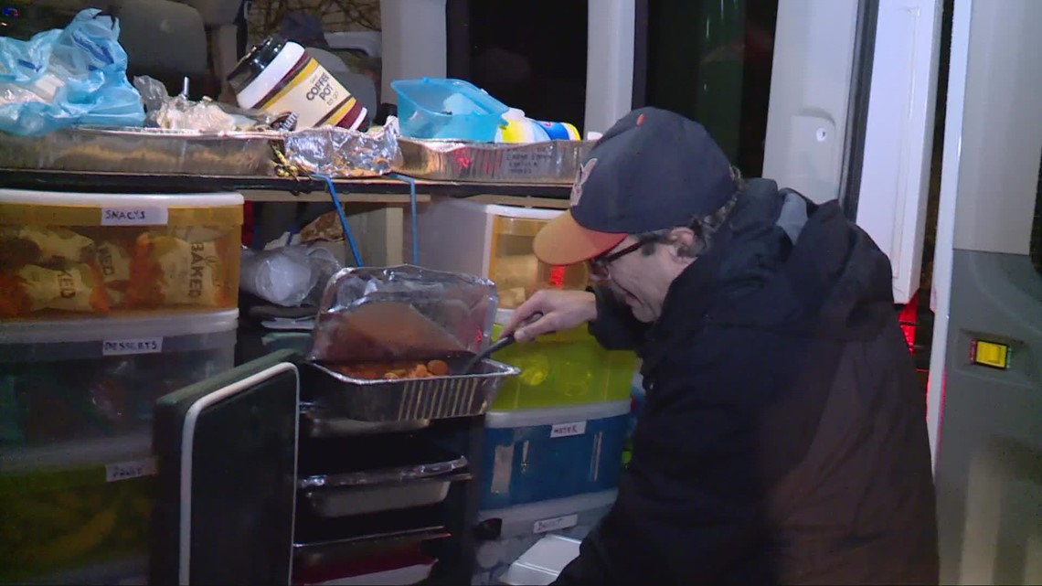 Volunteers take to Cleveland streets to help homeless community | wkyc.com
