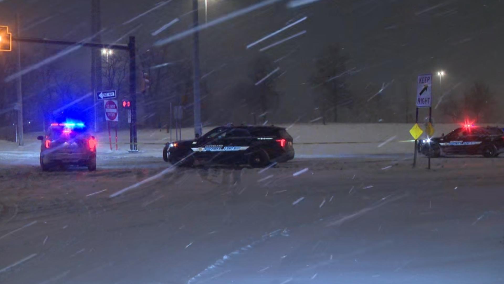 Cleveland police: Shooting victim found on I-71 ramp later dies at ...