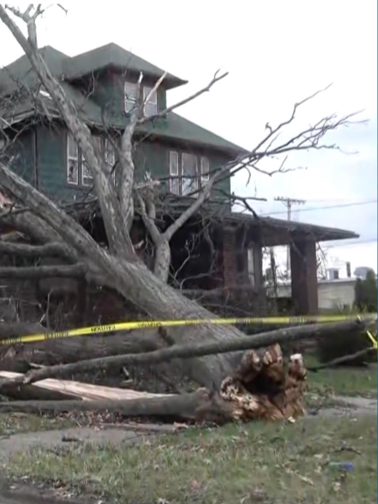 High winds strike Northeast Ohio with strong gusts upwards of 60 mph: A ...