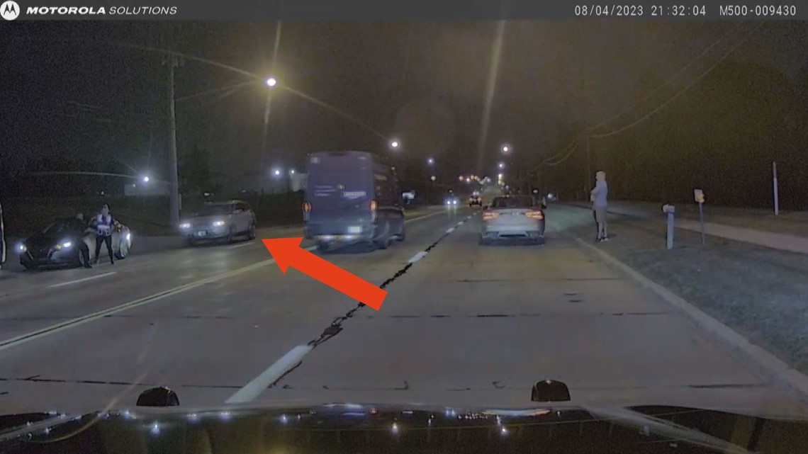 VIDEO: Solon officer injured after leg struck in crash | wkyc.com