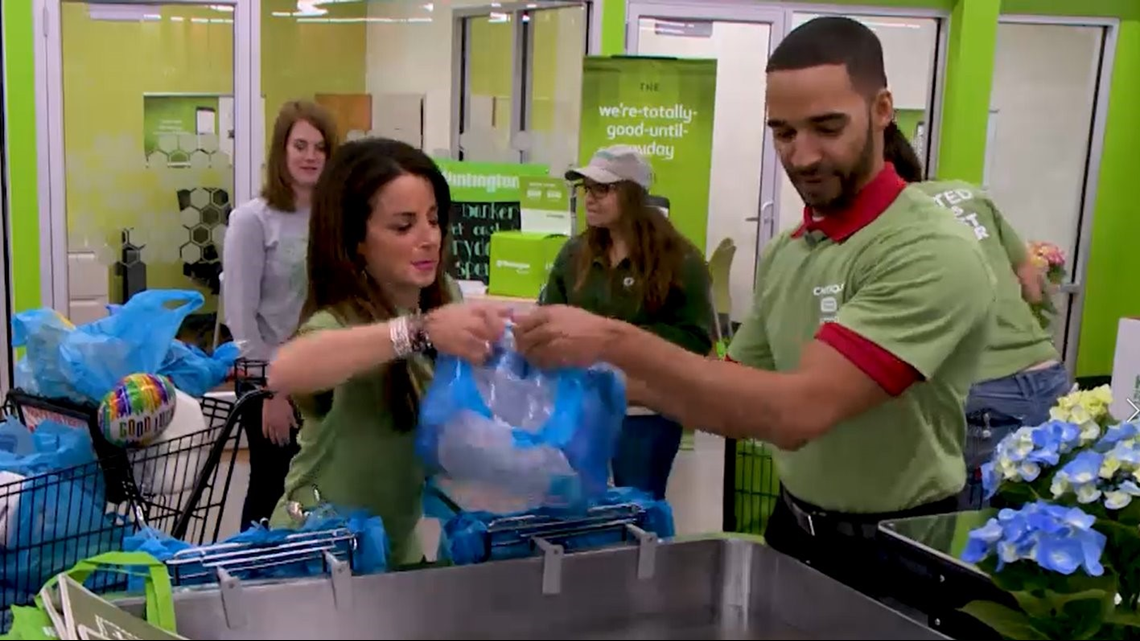 WATCH | WKYC's meteorologists face off in Harvest For Hunger bagging ...