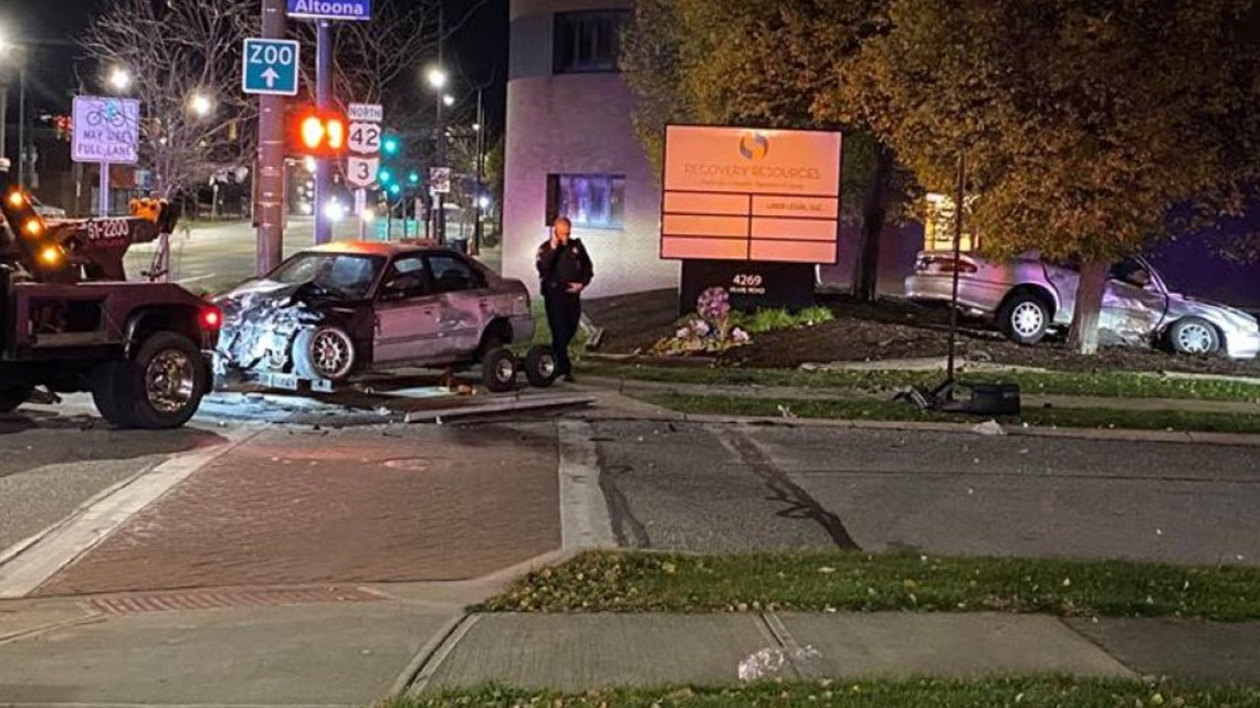 Parma police chase ends in crash in Cleveland | wkyc.com