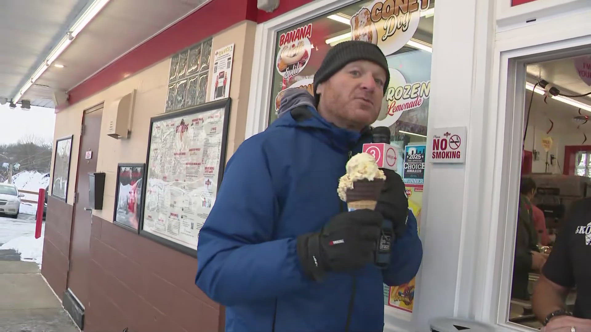 Northeast Ohio ice cream shop opens during wintery cold snap | wkyc.com