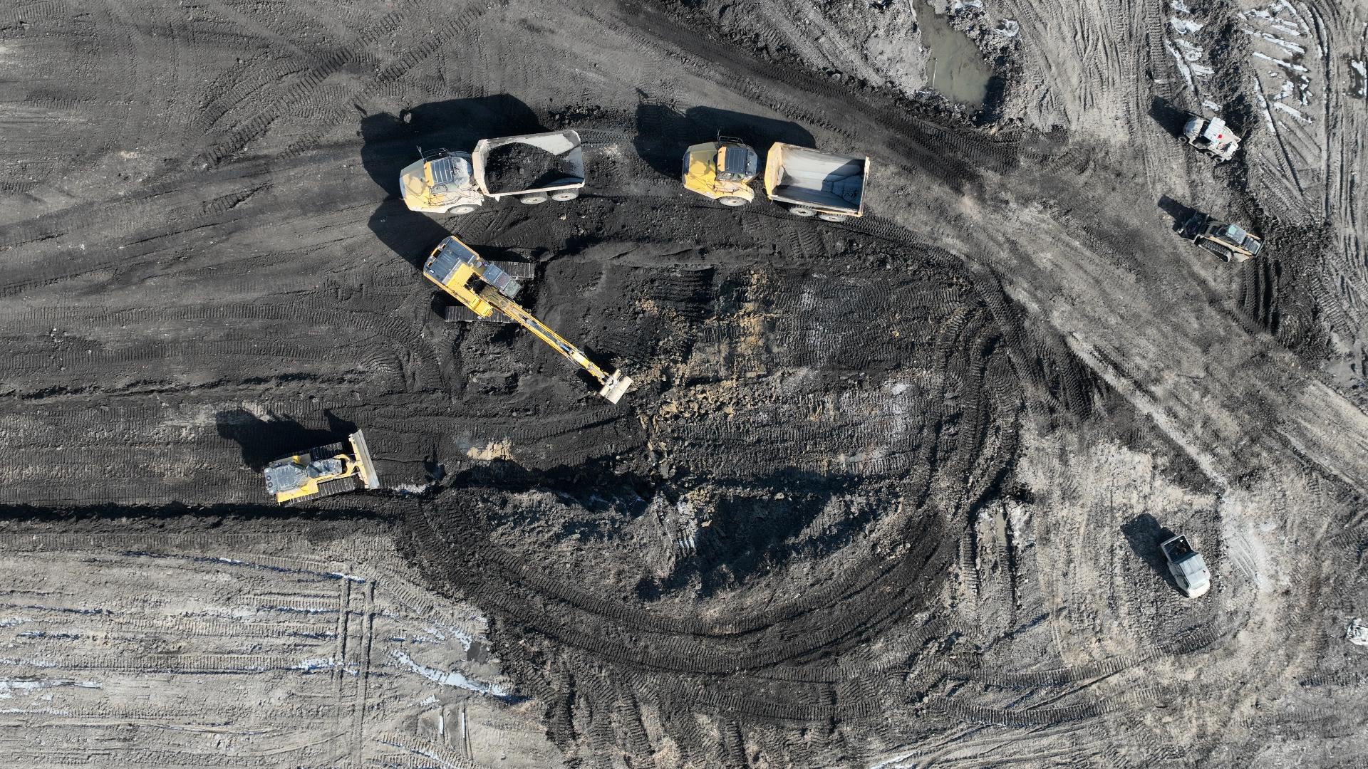 Digging underway for new Cleveland Browns enclosed stadium in Brook ...