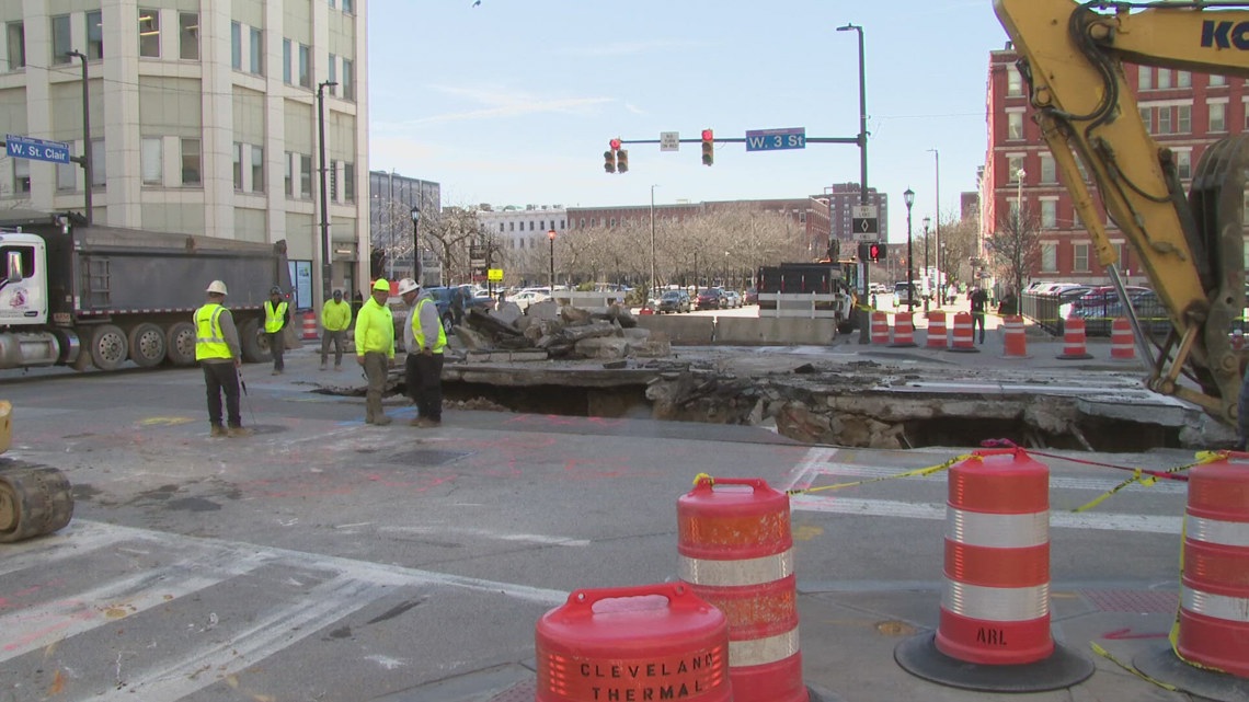 Cleveland officials have yet to determine cause of massive downtown ...