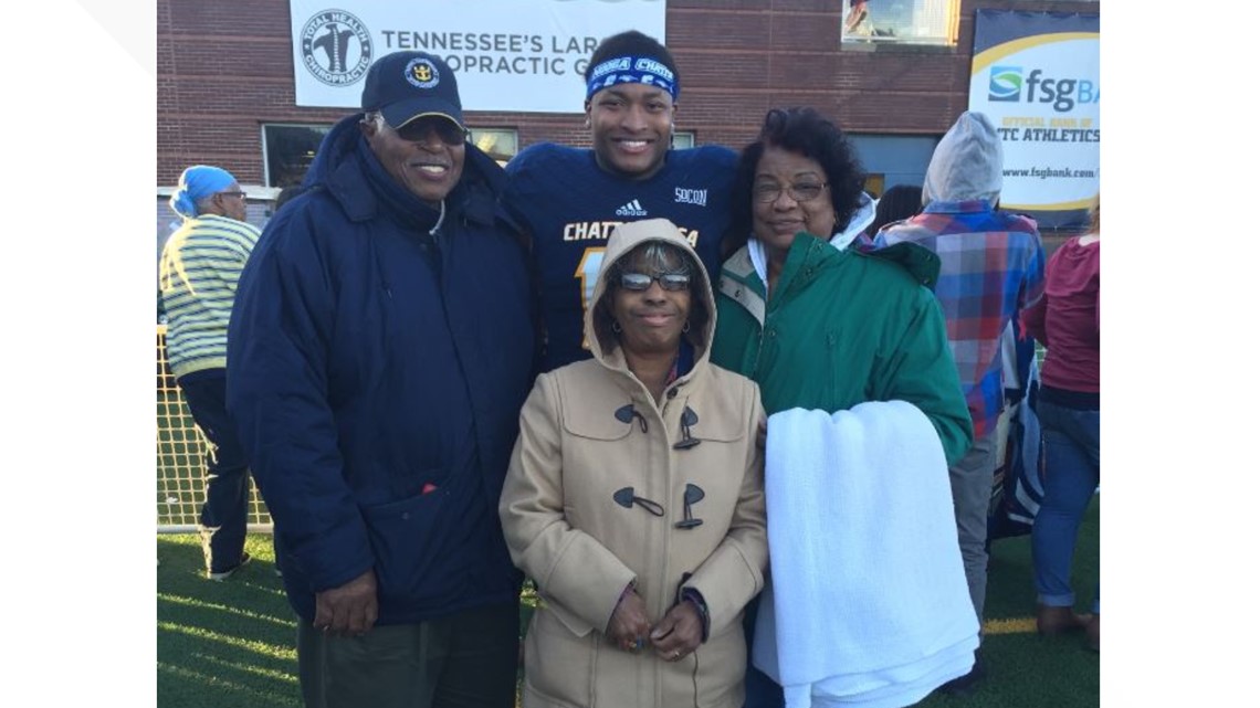 Cleveland Browns linebacker Tae Davis donates meals to 500 seniors in ...