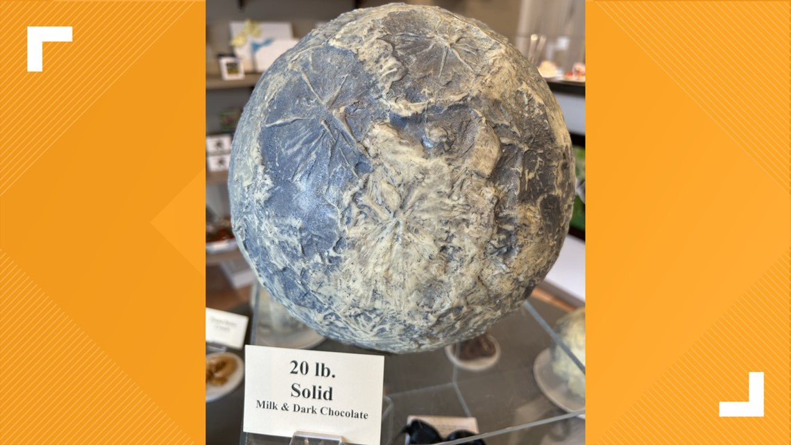 Sweet Designs solar eclipse 20-pound chocolate moon giveaway | wkyc.com