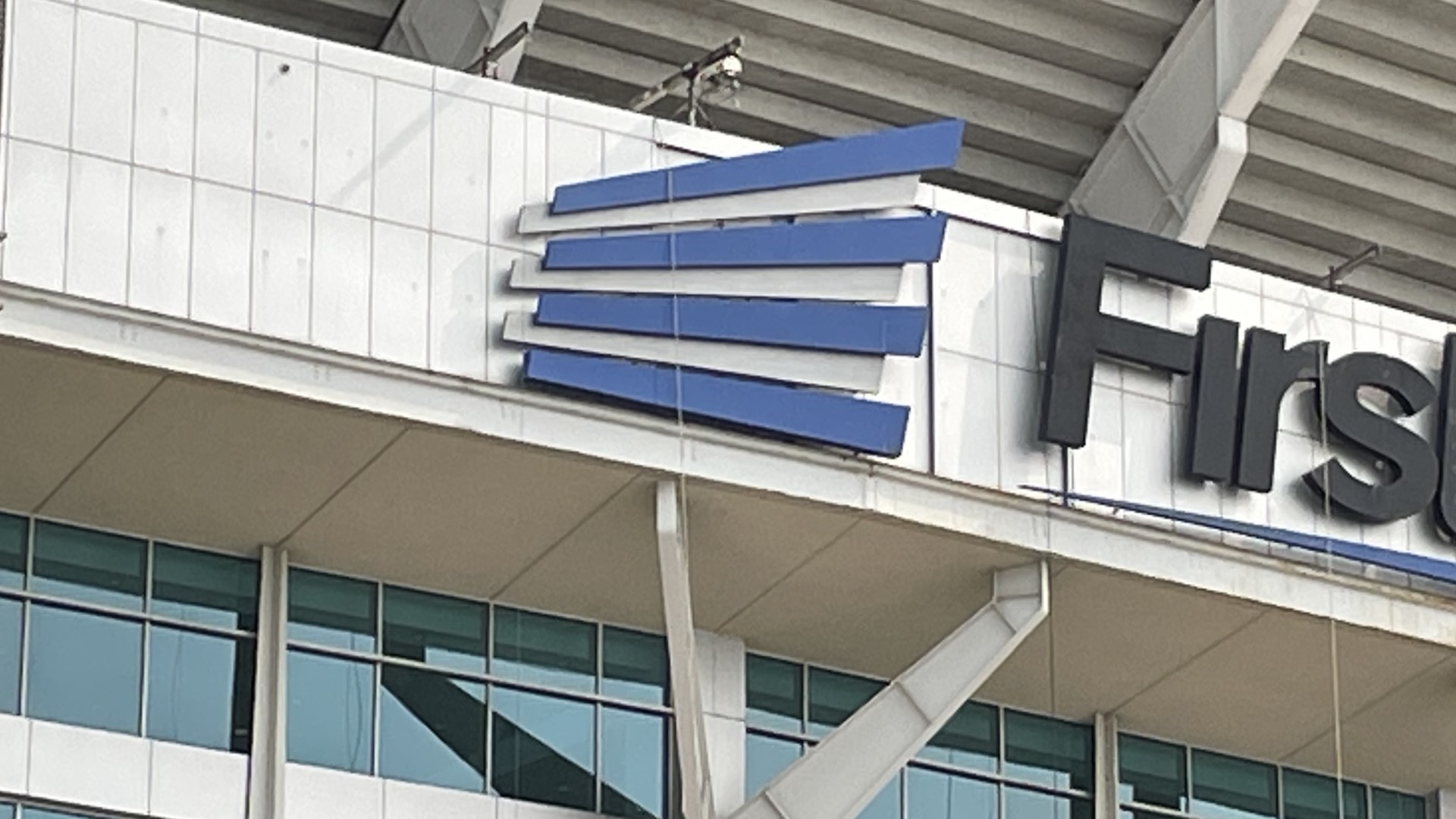 FirstEnergy signs begin to come off of Cleveland Browns Stadium | wkyc.com