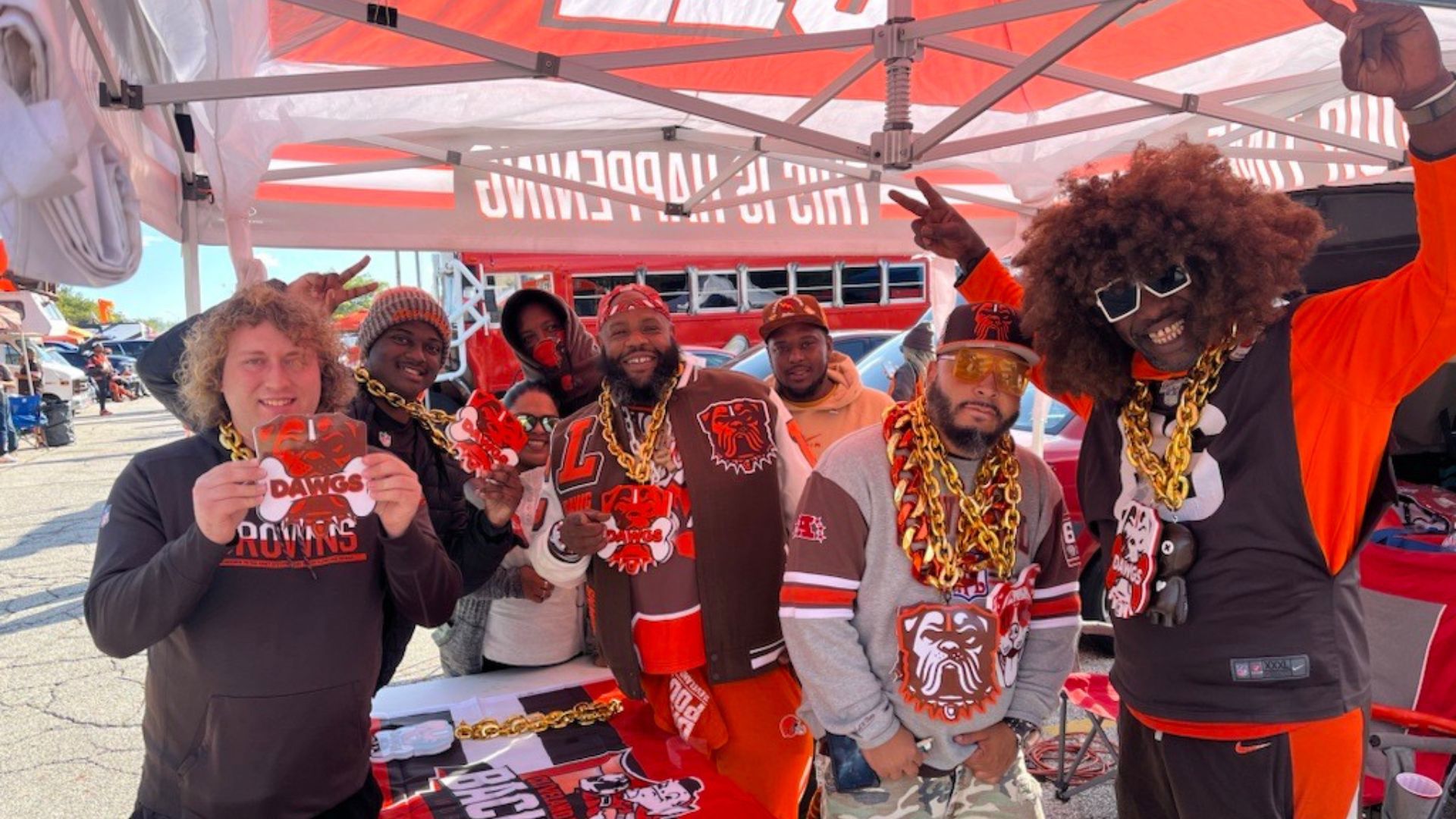 Cleveland Browns fans gather in Muni Lot to tailgate for opener | wkyc.com