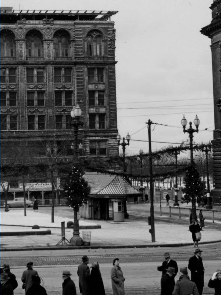 A nostalgic journey through Cleveland's Christmas past | Leon Bibb ...