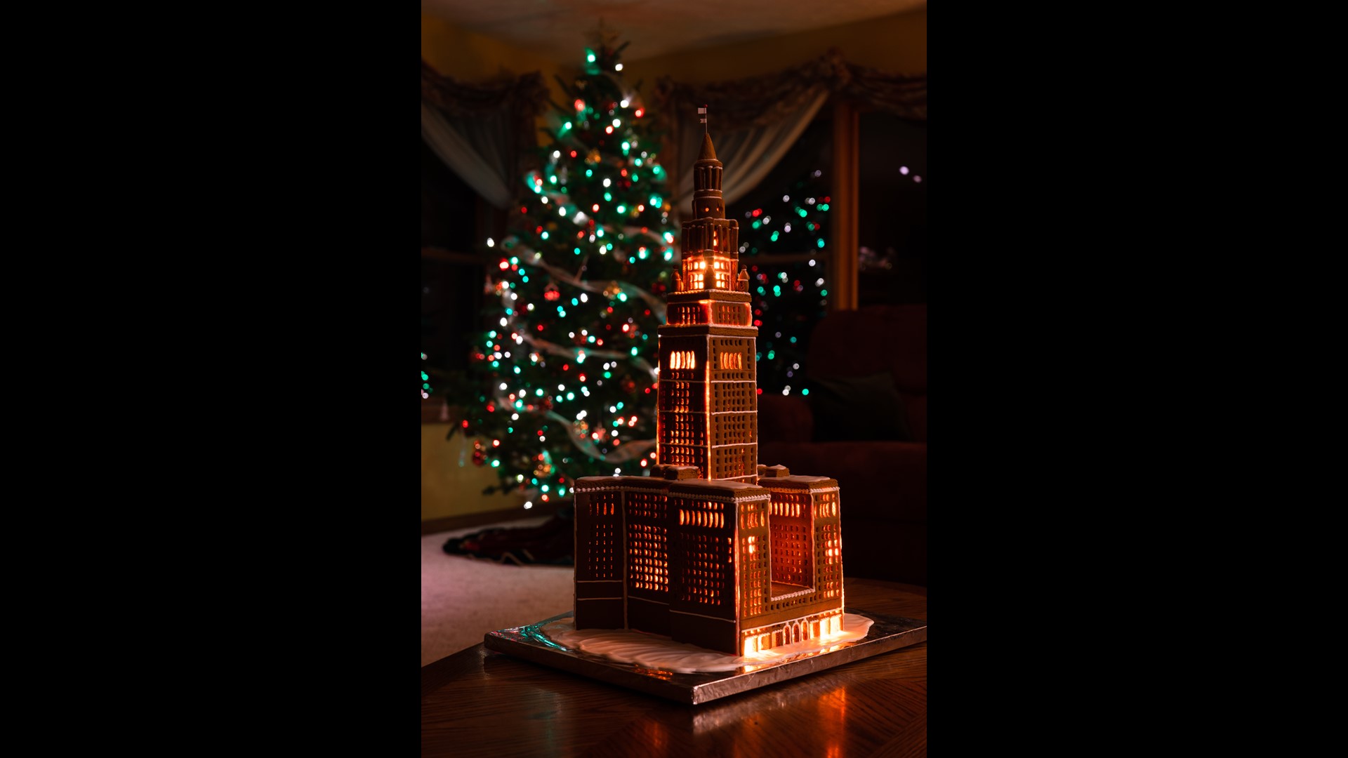 Cleveland resident creates incredible gingerbread Terminal Tower | wkyc.com
