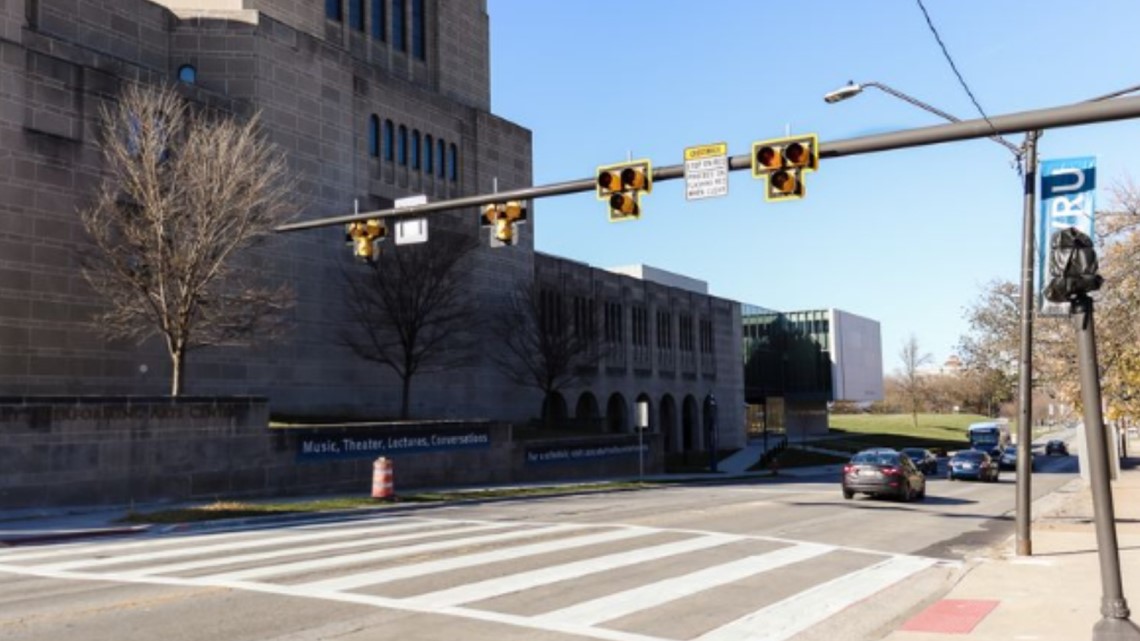 'HAWK' pedestrian signal now active in University Circle | wkyc.com