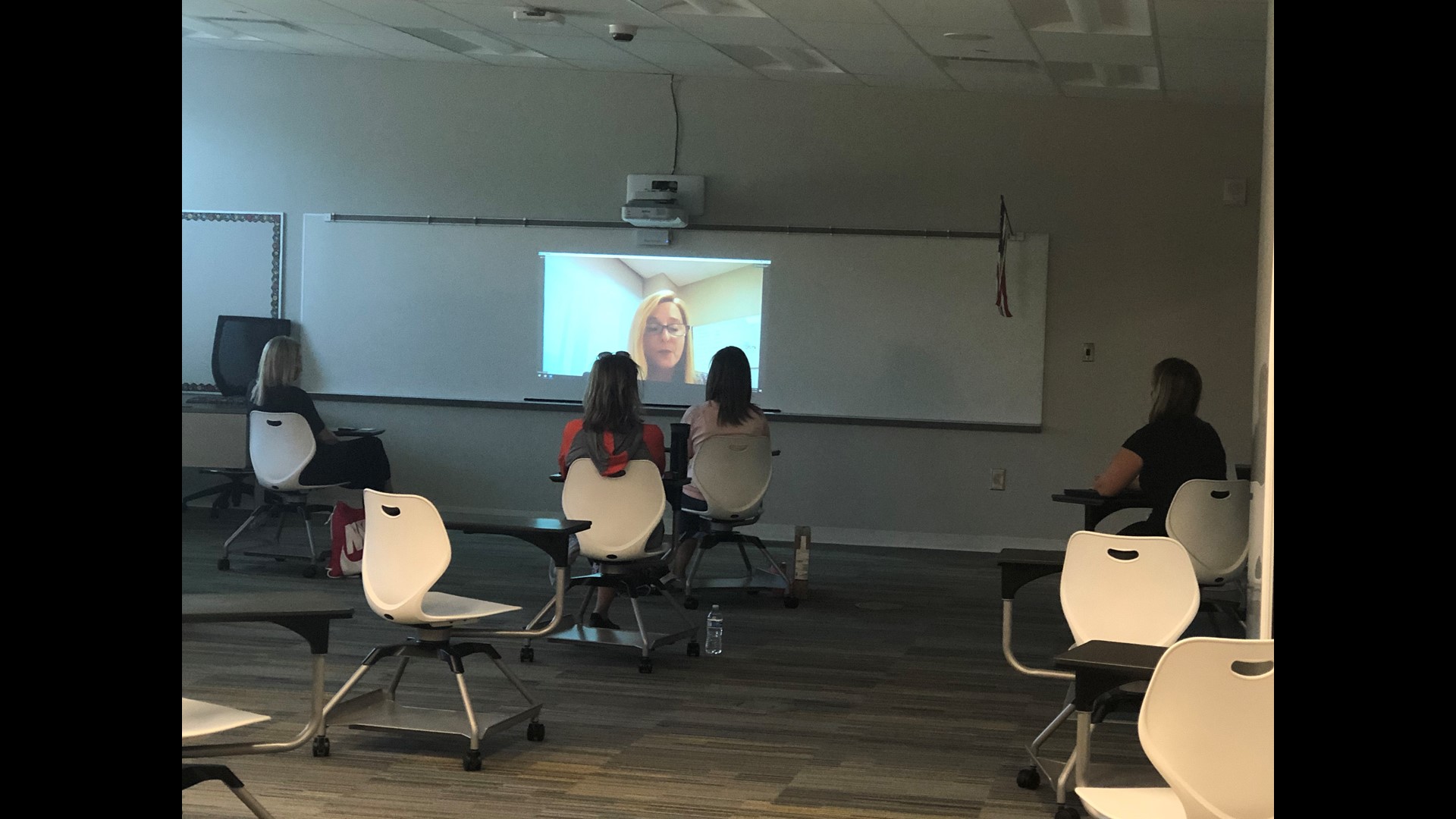 Hybrid Learning: A look inside the classroom during the COVID-19 ...