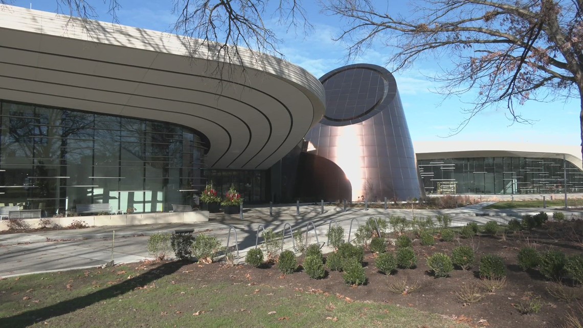 Growing STEM: Cleveland Museum of Natural History visitor hall open to ...